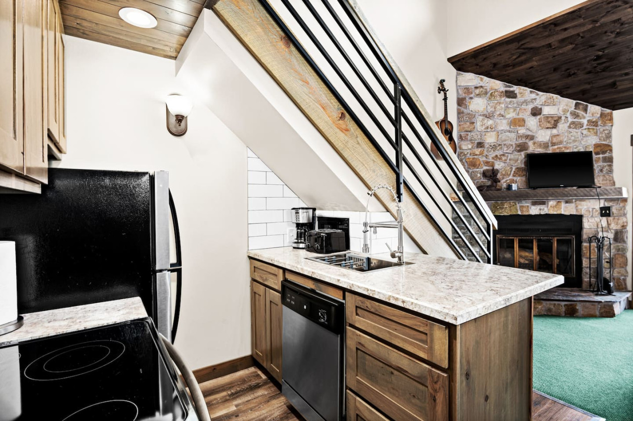 Ski-in/ski-out Access And Stunning Mountain Views - Luxurious Chalet Retreat - Lutsen, MN