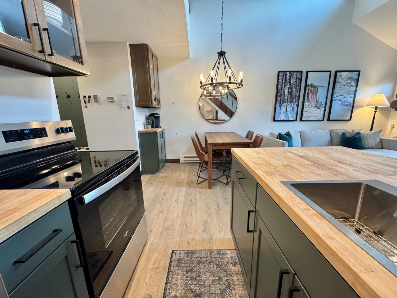 Ski-in/out Access And Scenic Views - Cozy Lofted Retreat - Lutsen, MN