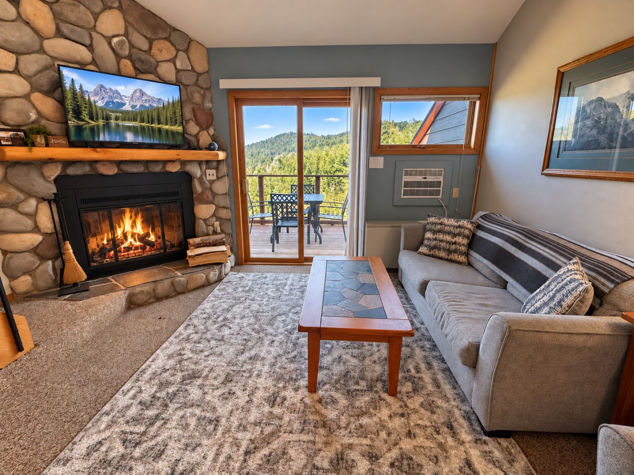 North Shore Knotty Loft - Lutsen, MN
