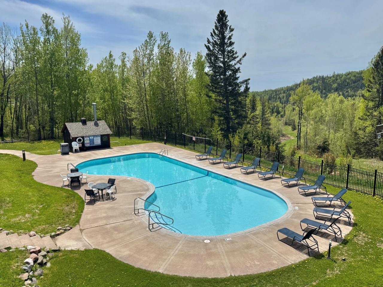North Shore Knotty Loft - Lutsen, MN