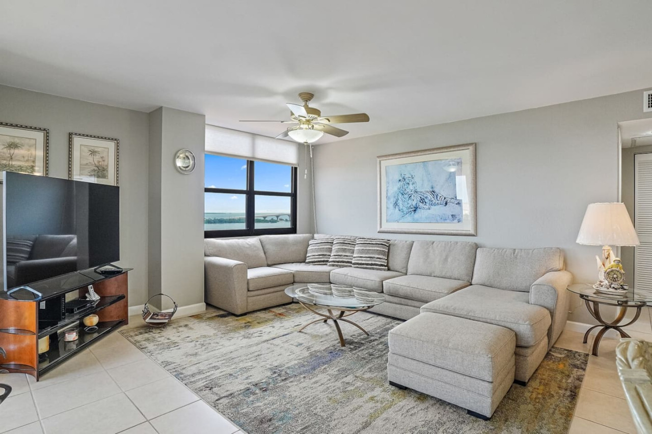 Penthouse Paradise With Amazing Views: 2bd, 2ba O-803 - St. Petersburg, FL