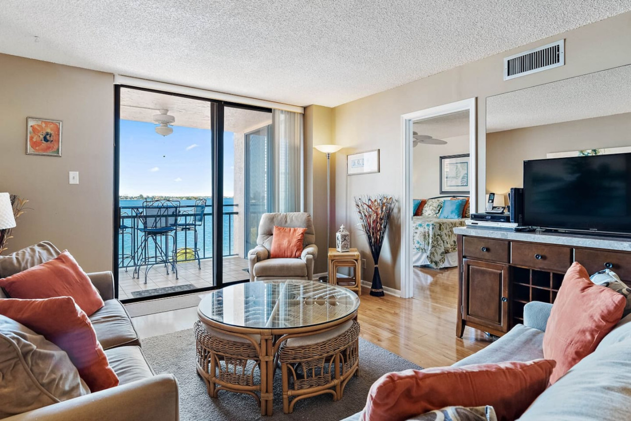 St Pete Isla Casa B-507 1/1.5 Bath Beautiful! - St. Petersburg, FL