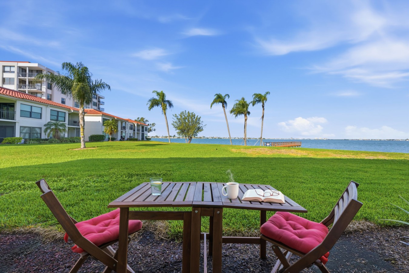 Bayfront Sunset Views And Electric Fireplace - Amazing Coastal Haven - Saint Petersburg, FL