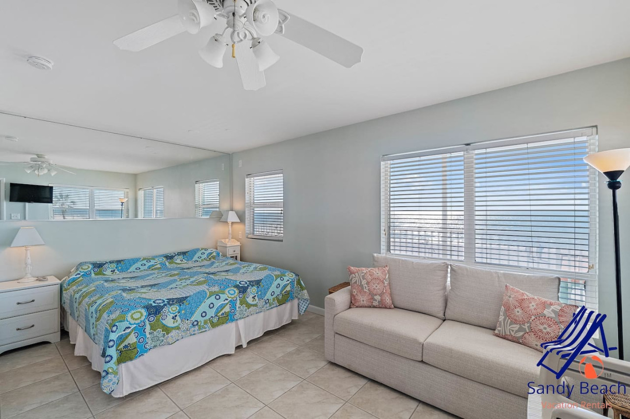 Sea Rocket 23: Second Floor Corner Beachfront Retreat - North Redington Beach, FL