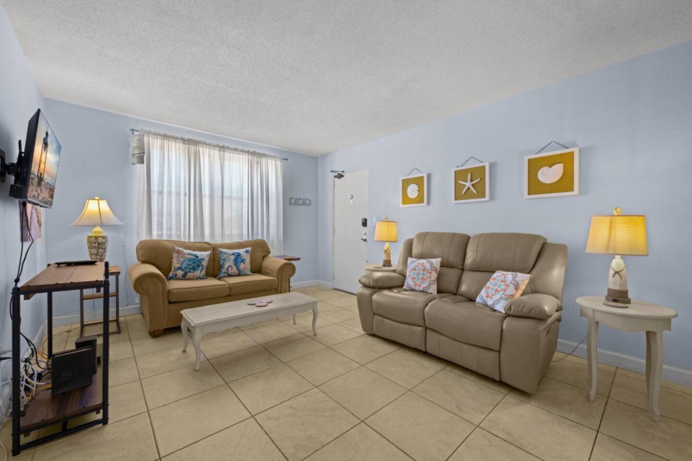 2br Beach Condo W/pool • Walk To St. Pete Beach - St. Pete Beach, FL