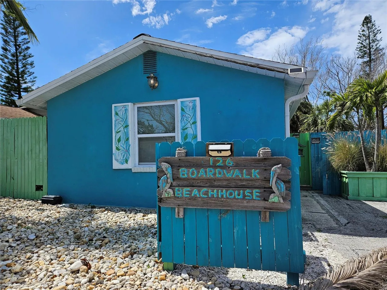 Treasure Island Beach House | Walk To The Sand - Treasure Island, FL