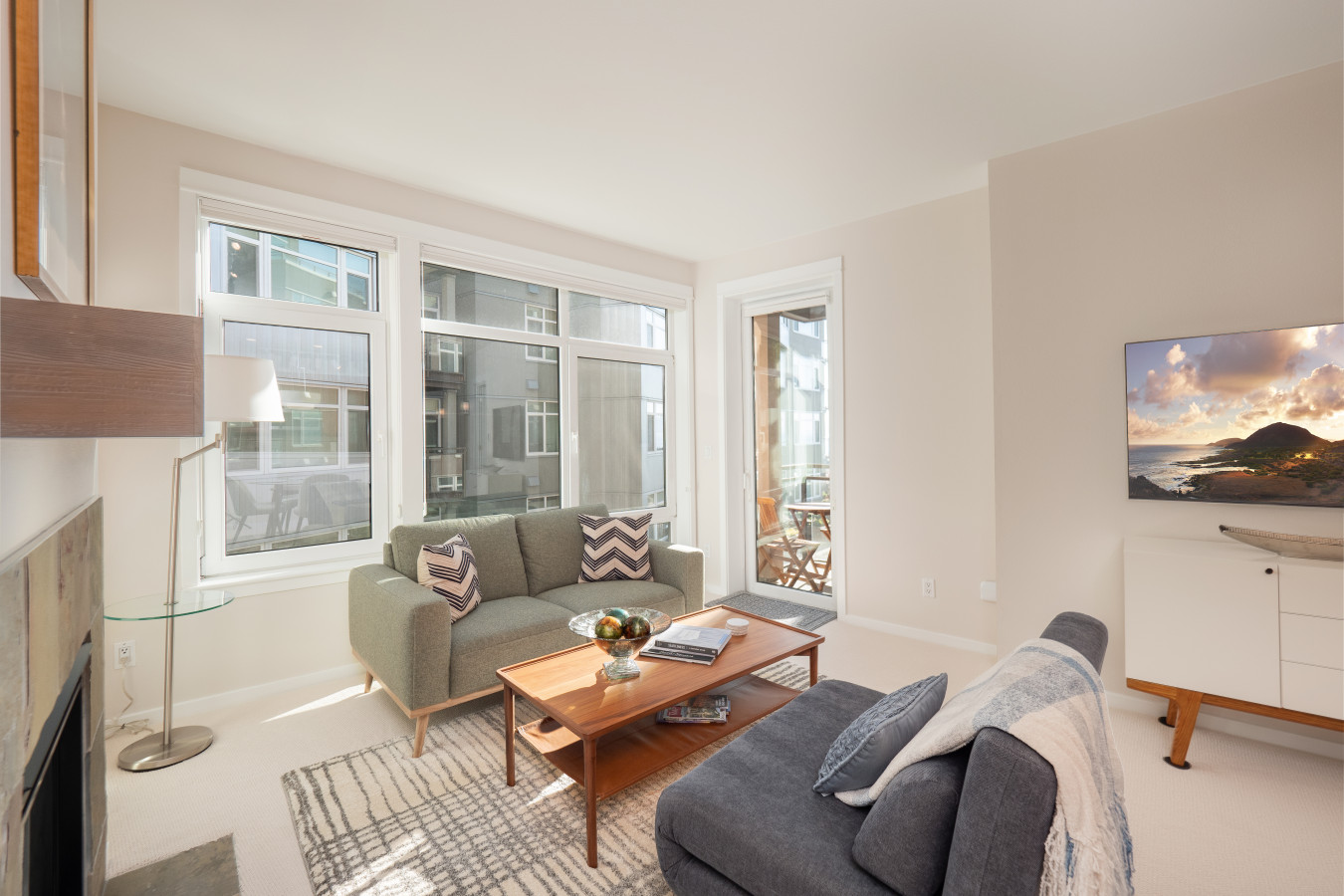 Waterfront Spacious 1br+den Walk To Pike Place - Seattle, WA