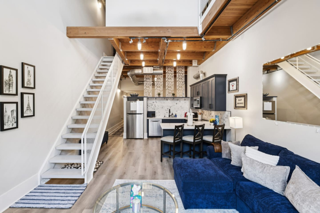 Stylish Santana Row 2br Loft Walk To Shop & Dining - San Jose, CA