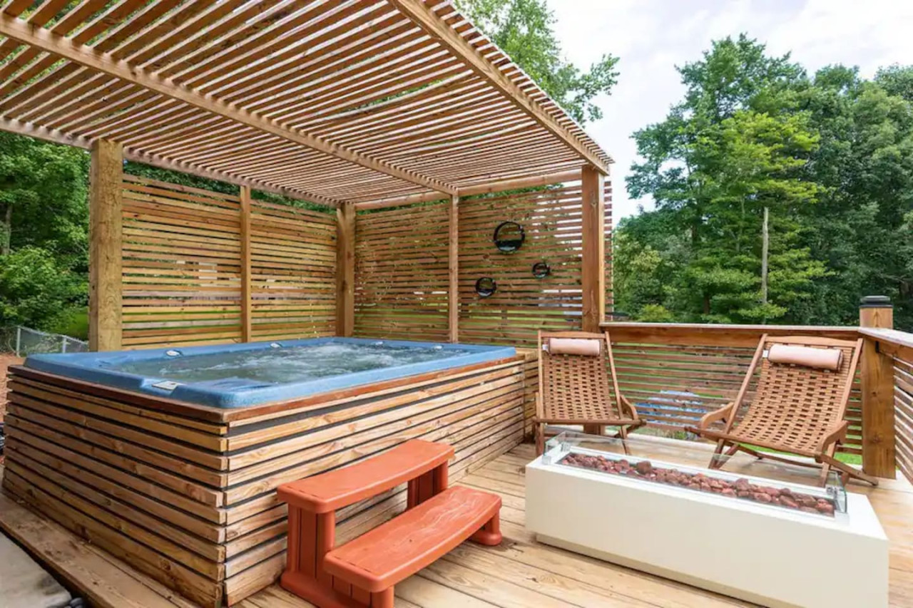 Gamers Paradise - Game Room, Hot Tub, Fire Pit - Asheville, NC