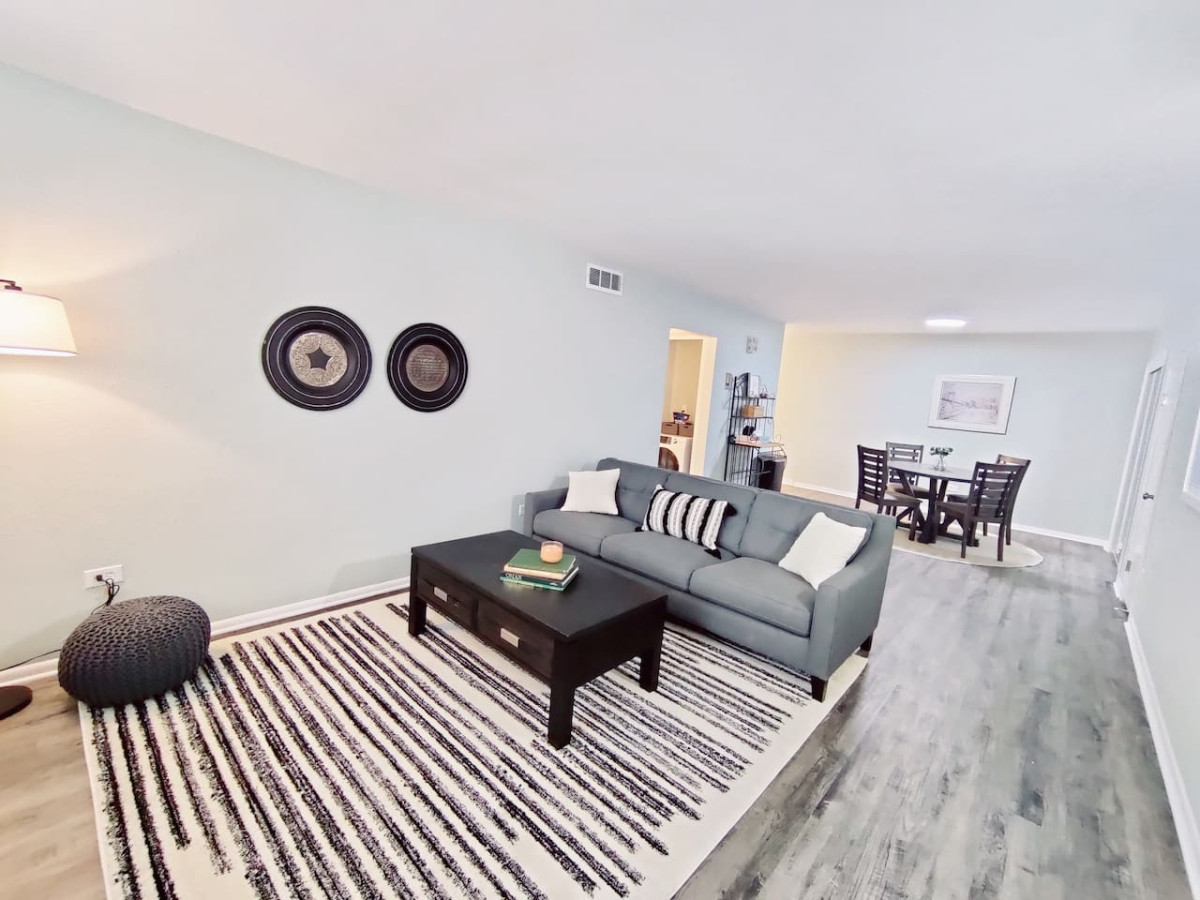 Urban Oasis With High-speed Wi-fi And Chic Design - Stylish Escape - Lakewood, CO