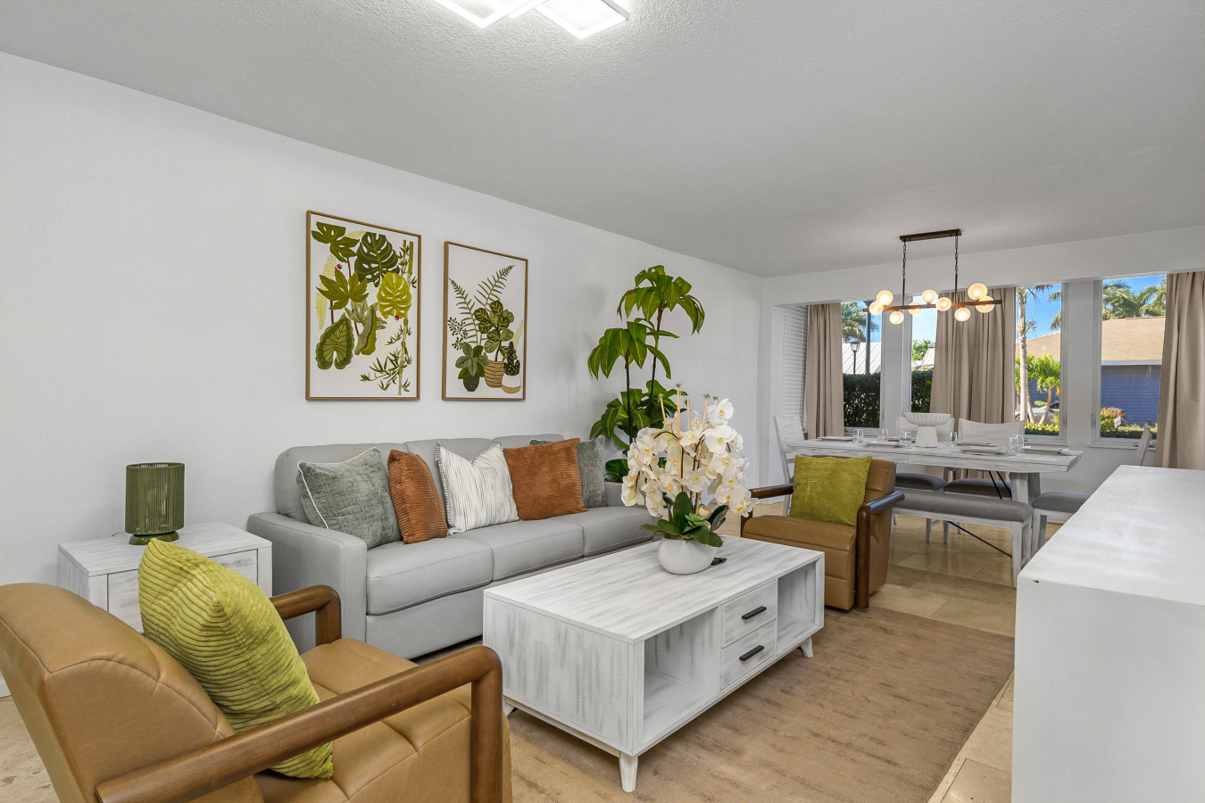 Spacious Living And Pool Access - Delightful Tropical Oasis - Naples, FL