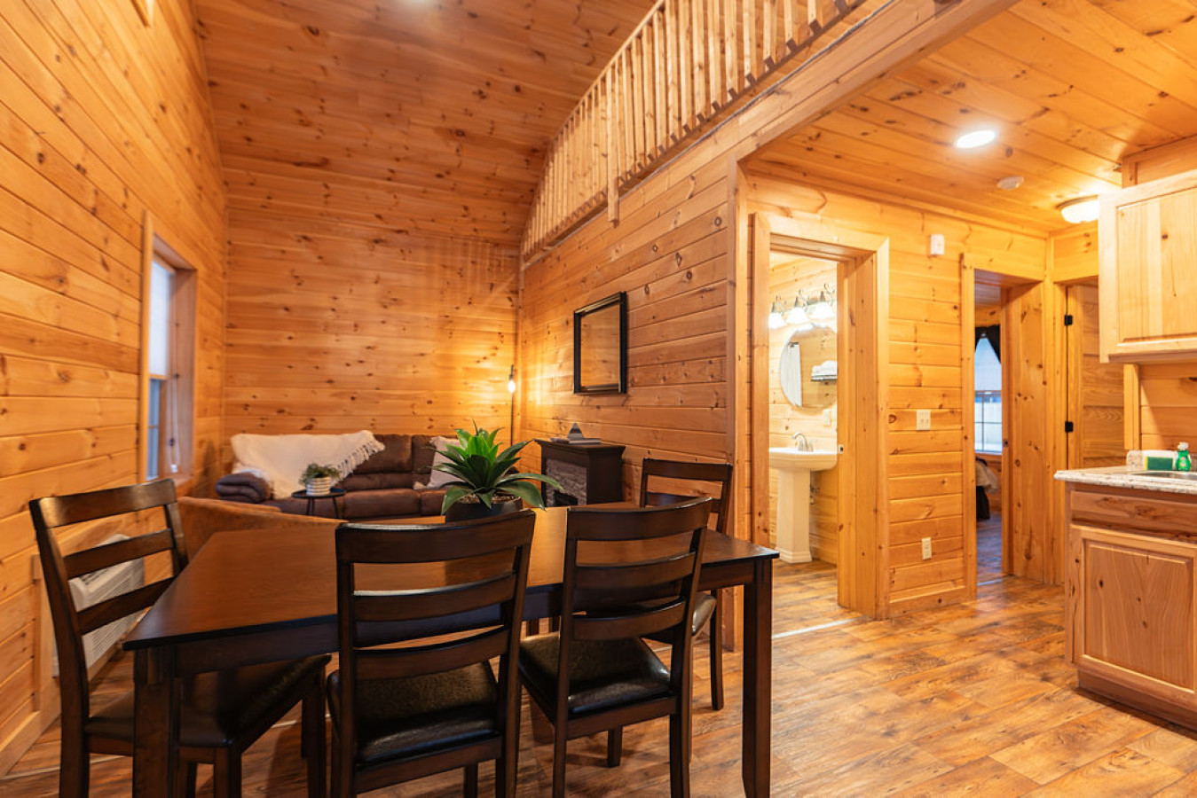 Pet-friendly Lakeside Cabin | White Mountains - New Hampshire (State)