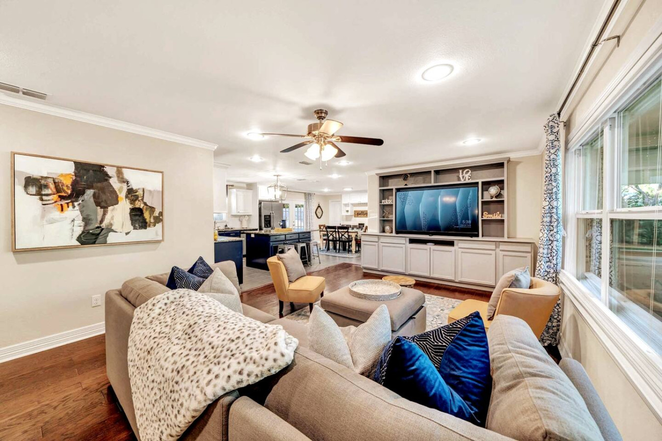 Stylish Open-concept Design And Fenced Yard - Charming Family Retreat - Tyler, TX