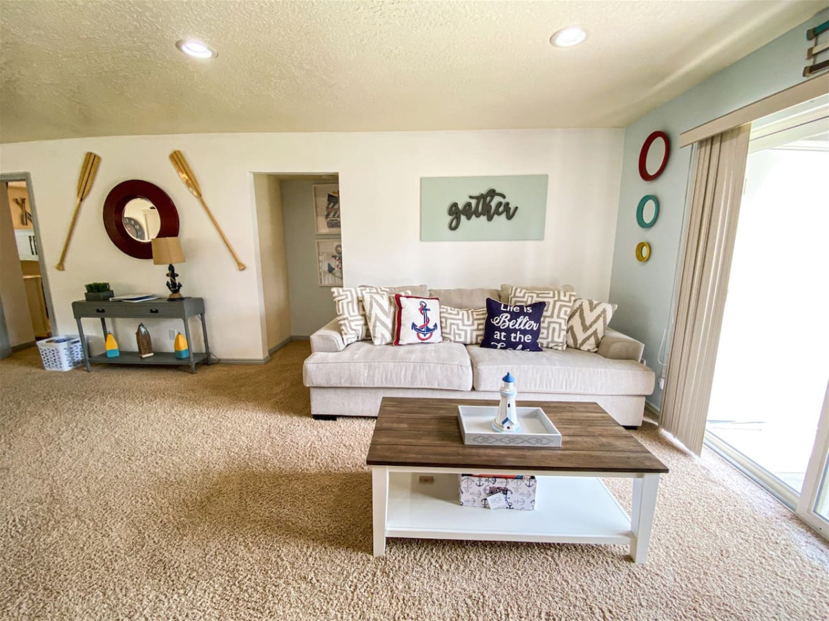 Beautiful Updated 2 Bedroom Condo T106 - Garden City, UT