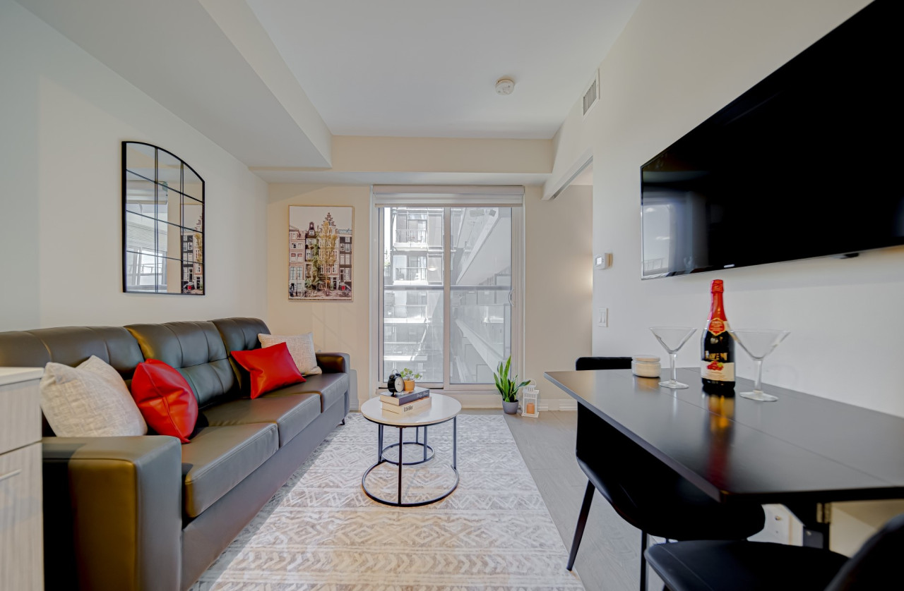 Stylish Apartment With Complete Kitchen And Smart Tv - Cozy Urban Retreat - Toronto