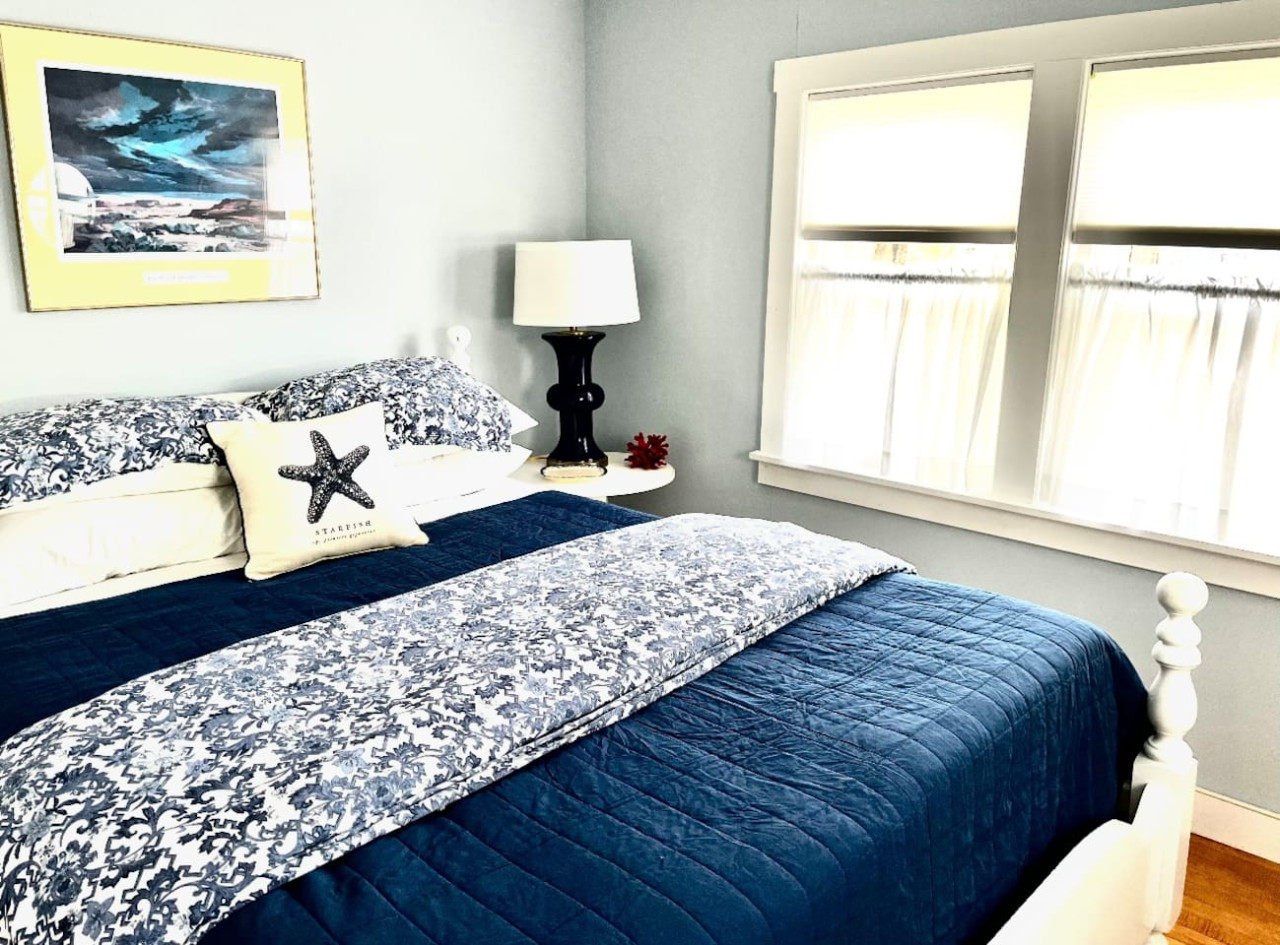 Cozy Comfort And Convenient Location - Charming Eastport Retreat - Eastport, ME