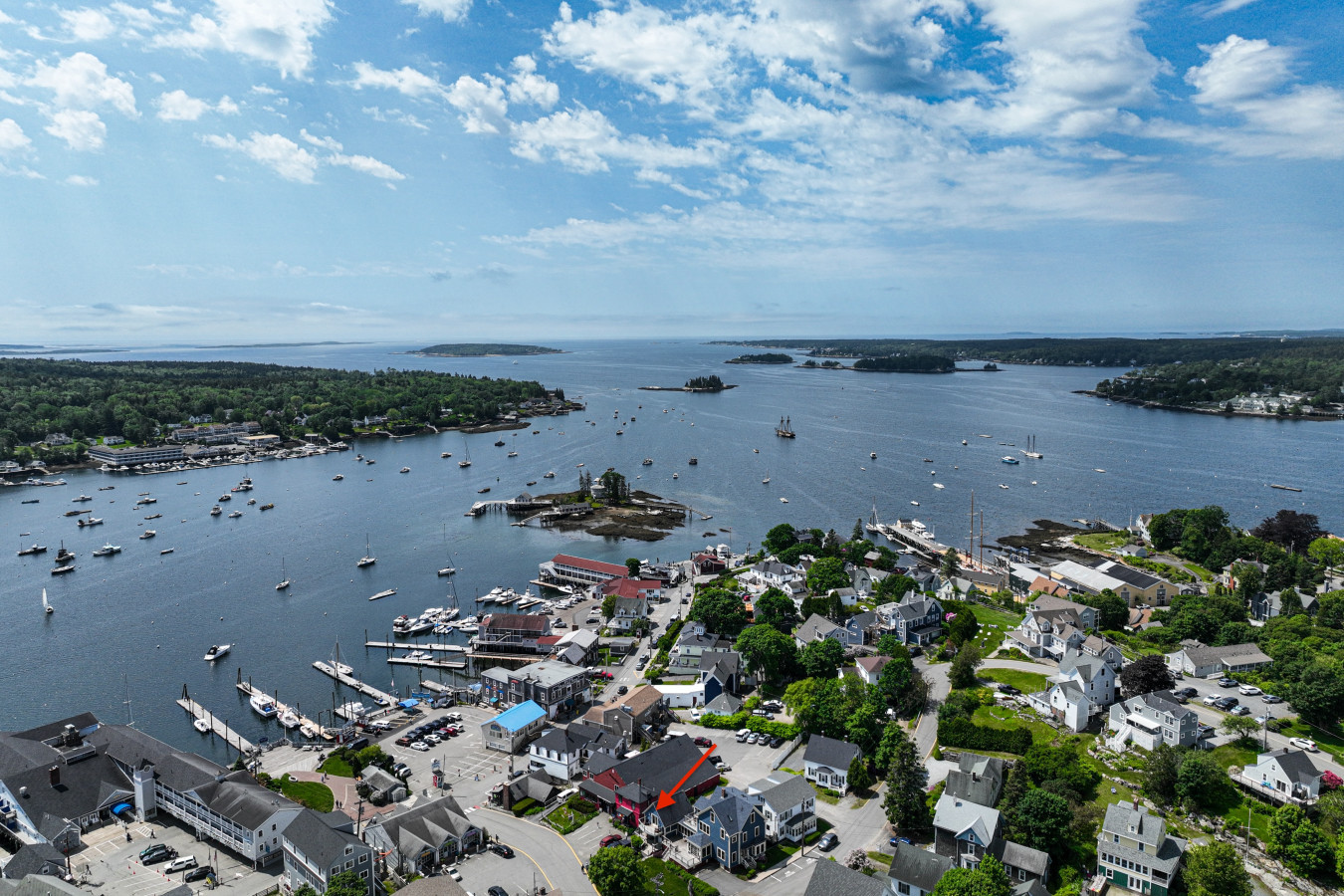Harbor Views | Walk Downtown | Sleeps 11 | Dogs Welcome - Boothbay Harbor, ME