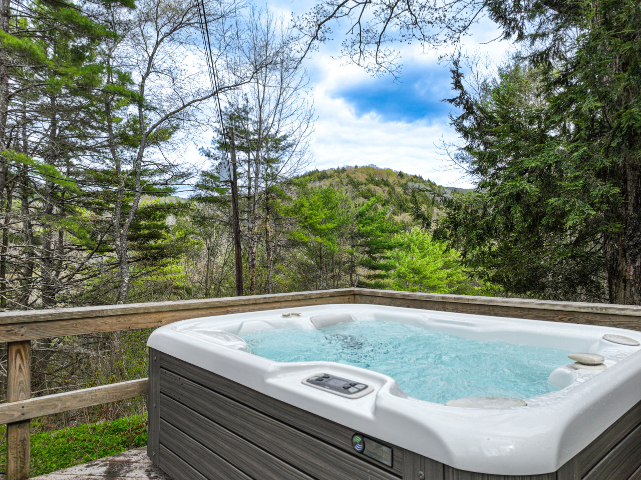 Woodstock Hillside Hideaway | Green Mountain Views - Woodstock, VT
