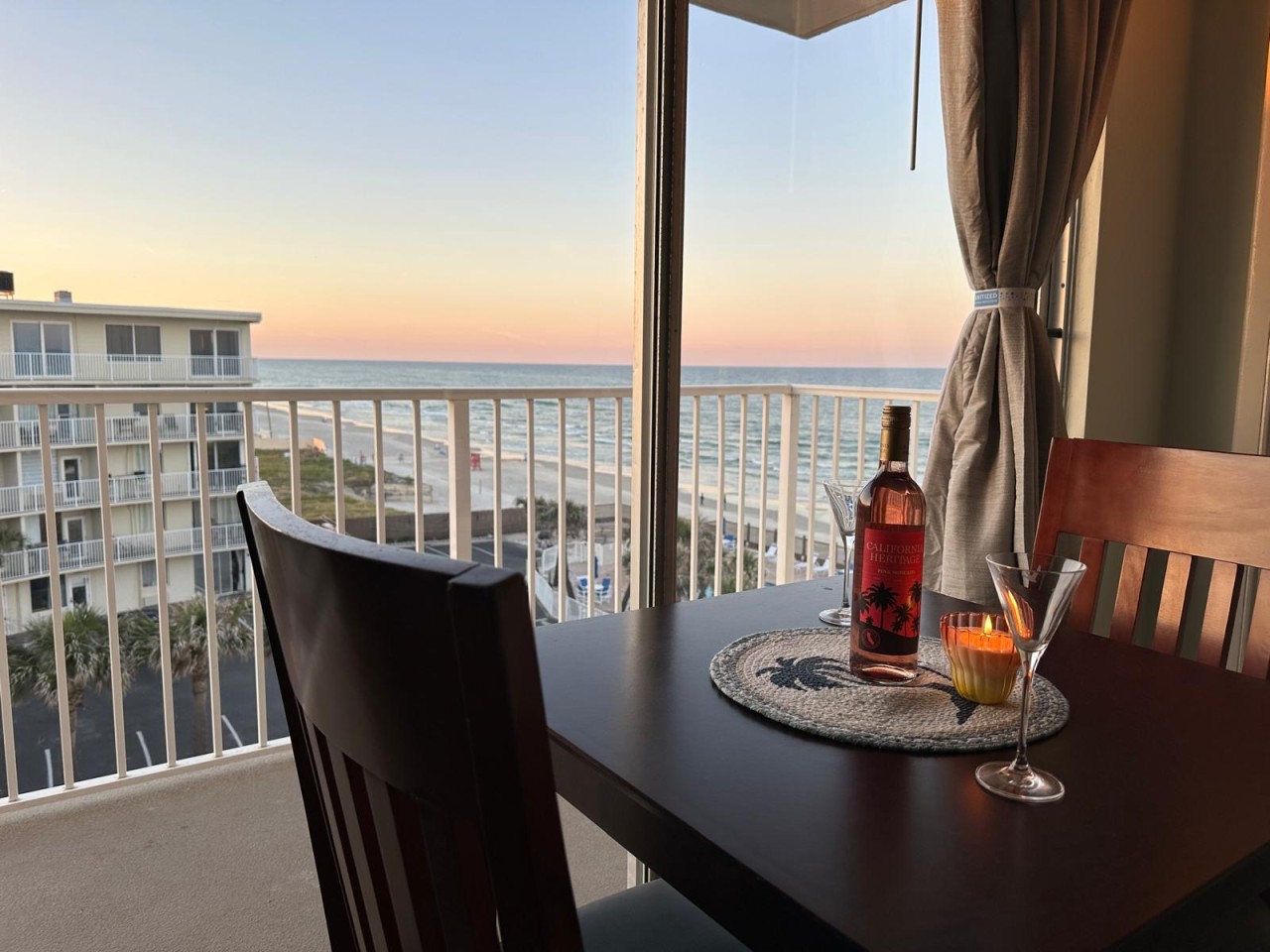 Seaside Escape: Ocean Views + Indoor/outdoor Pool - Daytona Beach, FL