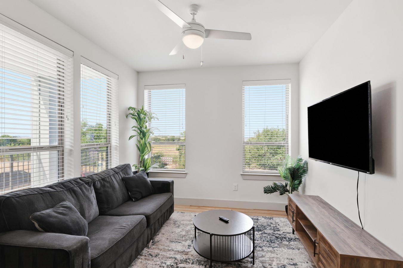 Modern 2br Near Pga & Universal Studios - Frisco, TX