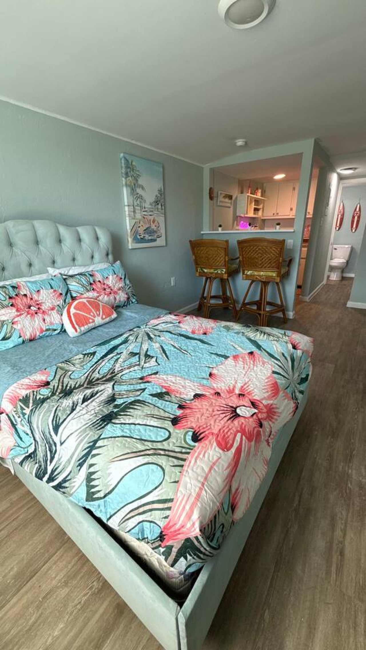 Penguins On The Beach | Studio Steps To Beach & Downtown Cocoa Beach W/pool| Unit E - Cocoa Beach, FL