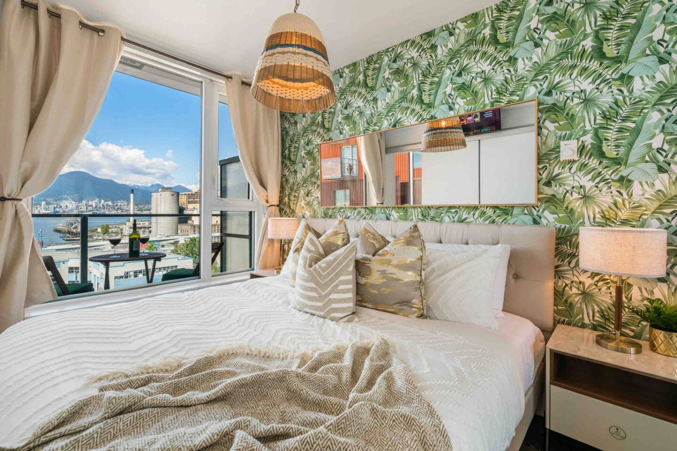 Mountain&oceanview - King Bed/freeparking & Ac - Vancouver