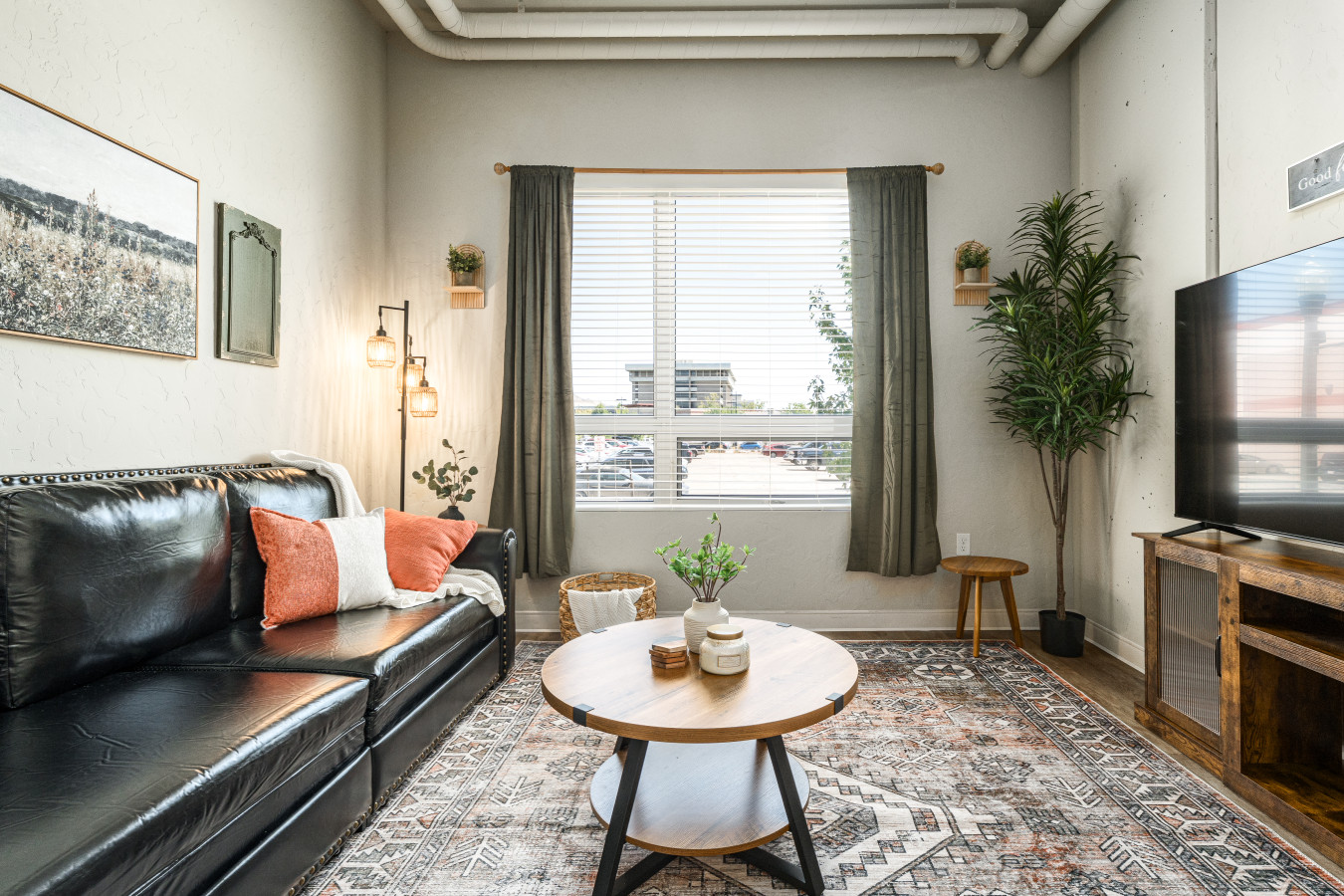 1 Br, Coffee Bar, Hot Tub, Gym - Boise, ID