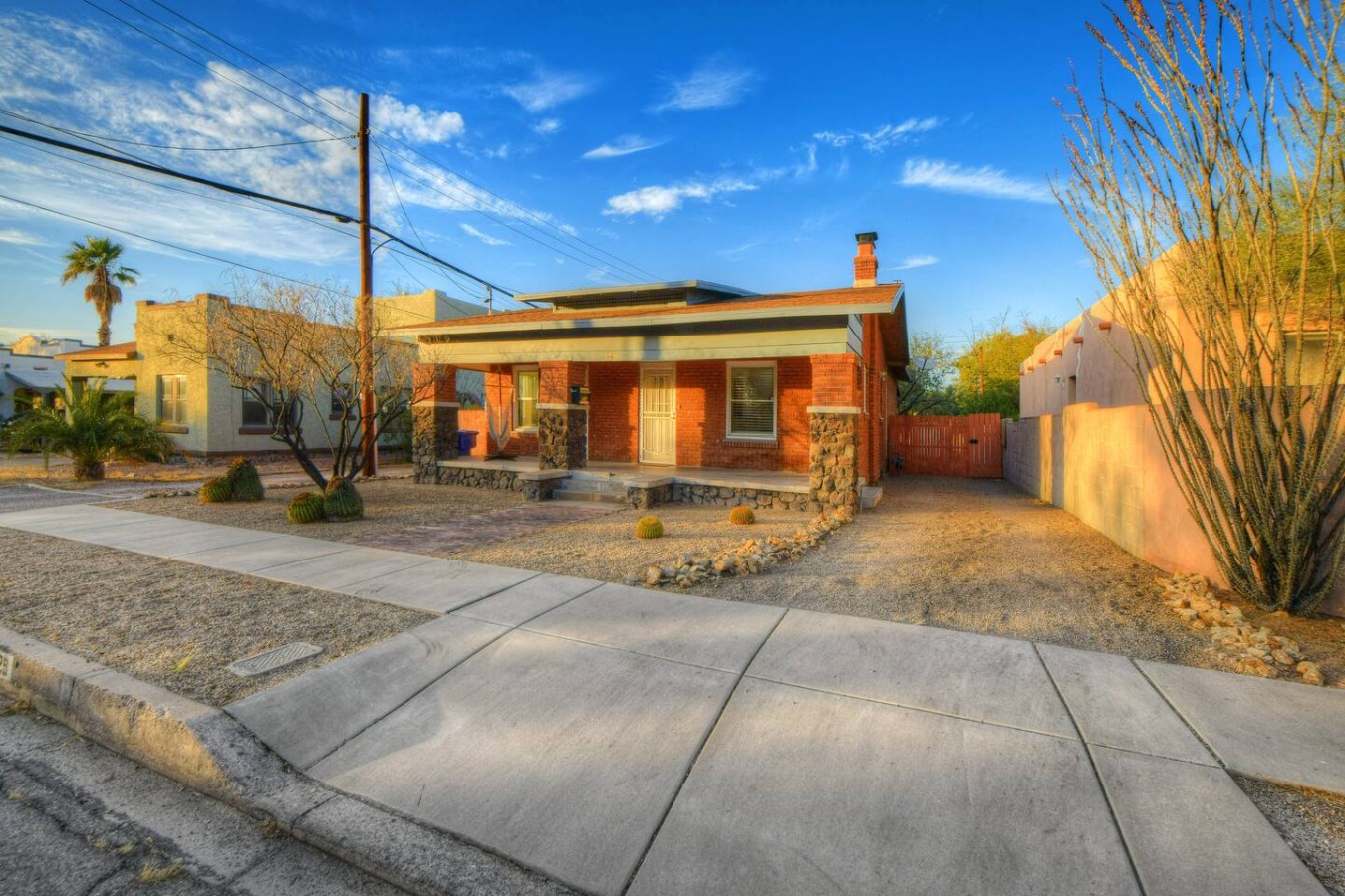 University Area | Pet Friendly | Parking| King Bed - Tucson, AZ