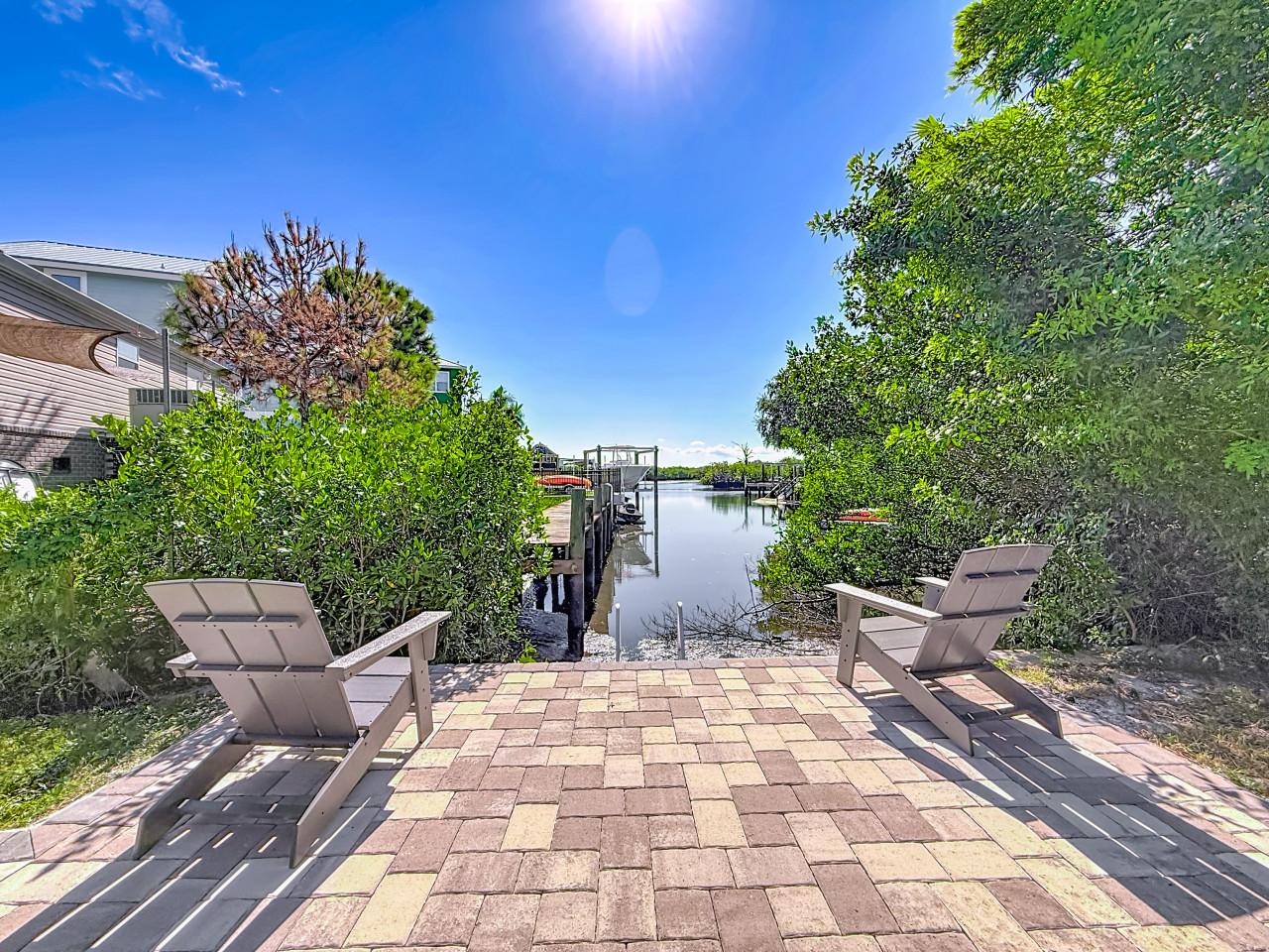 Canal Front, Kayak, Paddle Board, Hot Tub, Convenient Location - Tampa Bay, FL