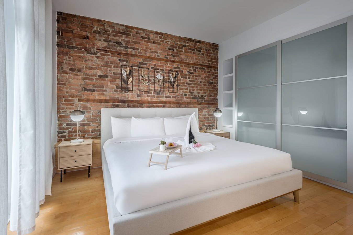 Charming Family Escape In Trendy Plateau Montreal - Laval