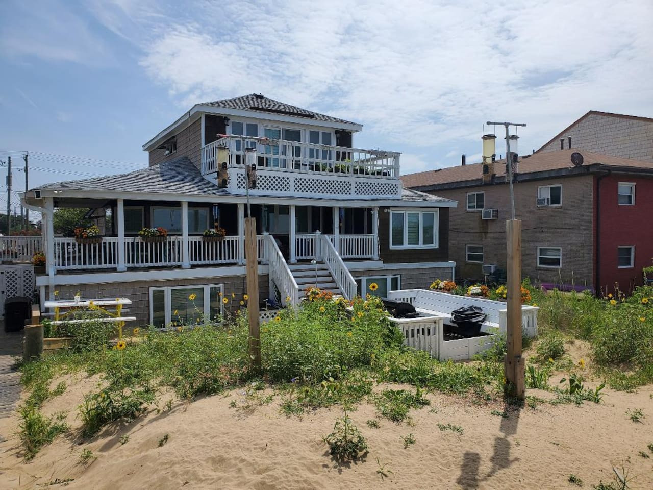 Beachfront Escape With Hot Tub, Beachfront Grilling Station, Gazebos, Paddleboards, Kayaks, Beach Gear & Much More - Norfolk, VA