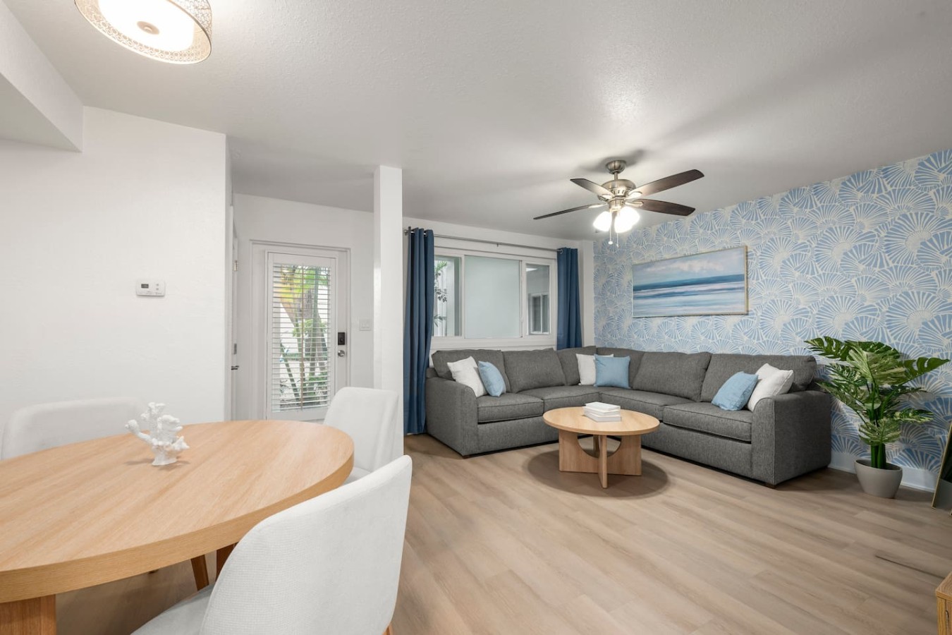 1br Tampa Resort Style Retreat With Pool - Tampa, FL