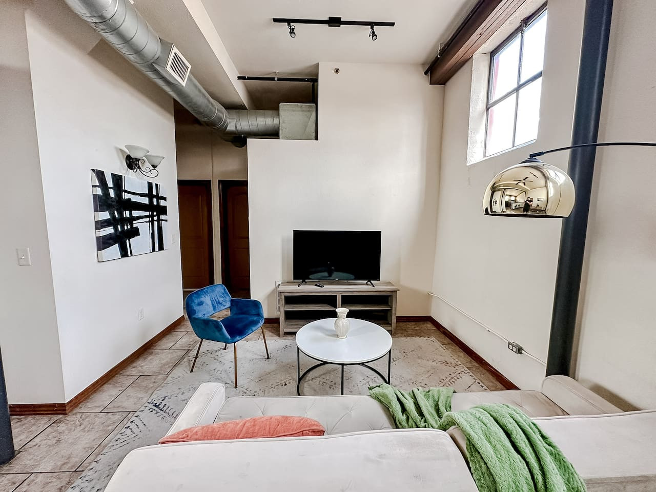 Sleepover | Stylish 2bd/1ba Condo - Downtown Sgf - Springfield, MO