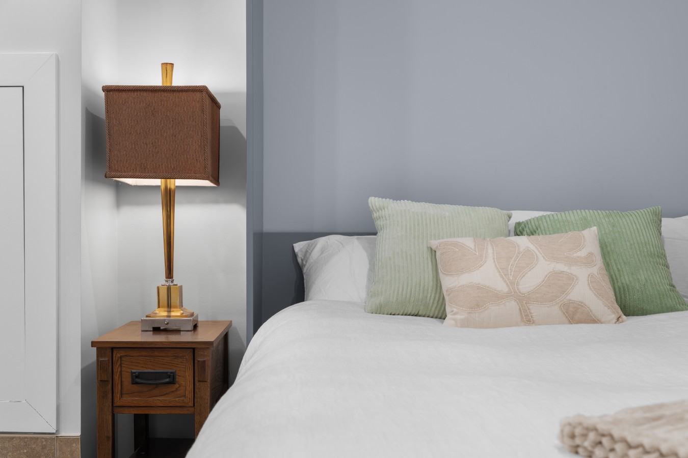 The Lafayette Den | Private Bath | Marda Loop - Kanada