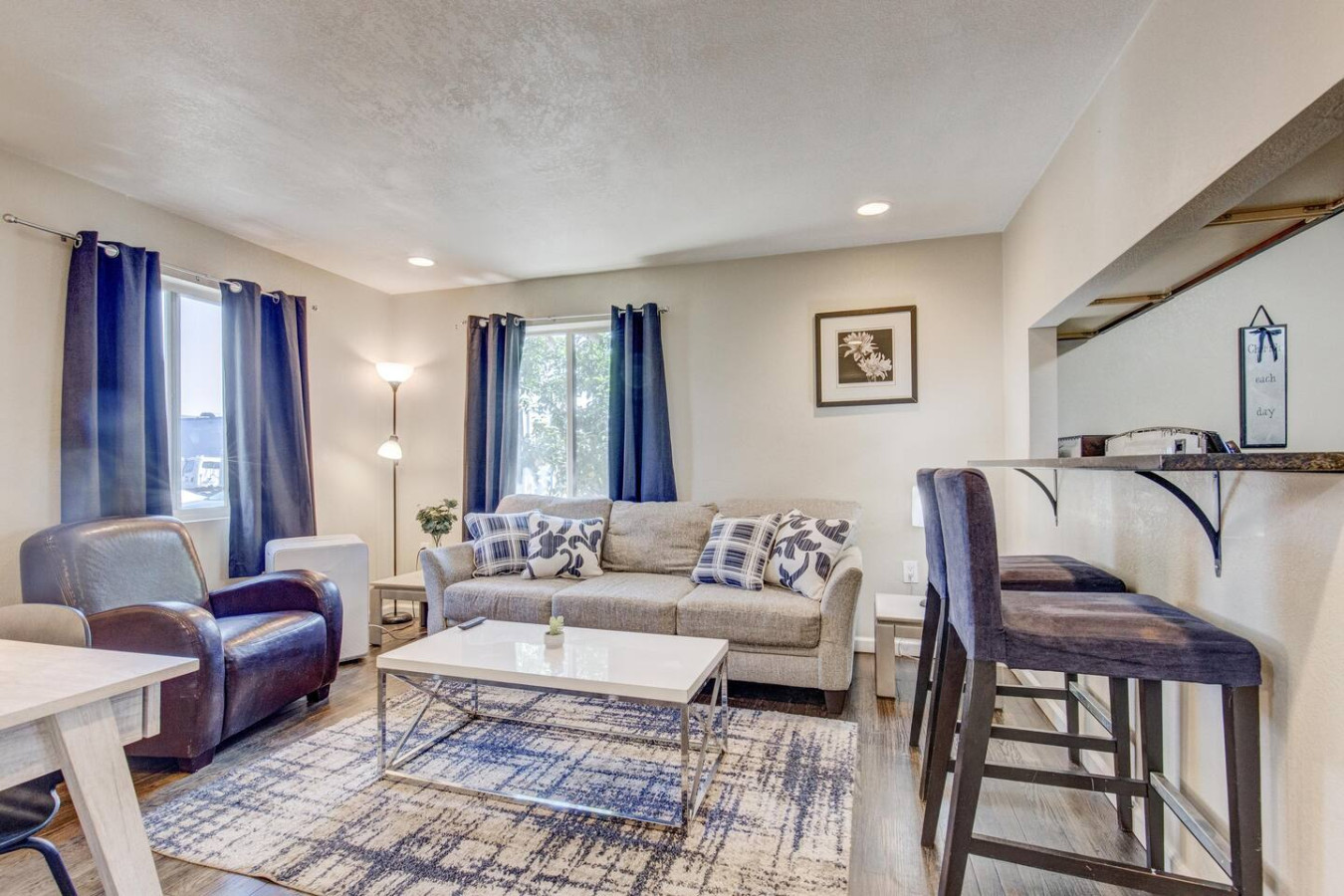 Royal Blue Lakewood Retreat | Light Rail + Denver - Lakewood, CO