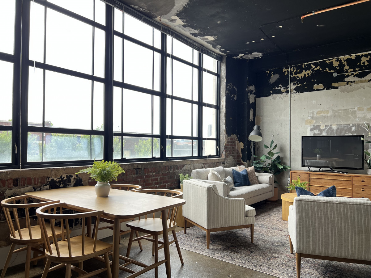 City Loft W/ View Of Gay St - Knoxville, TN