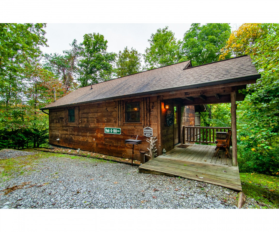 Peekaboo - Hot Tub, Pool Table, And Jacuzzi! - Pigeon Forge, TN