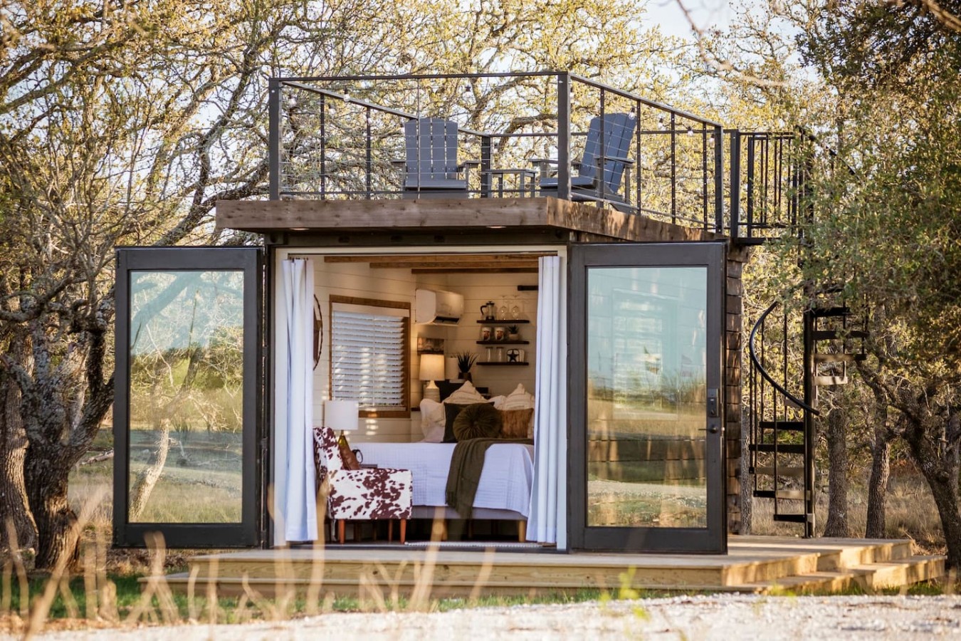 The Lone Star Shipping Container | Rooftop Patio - 프레더릭스버그