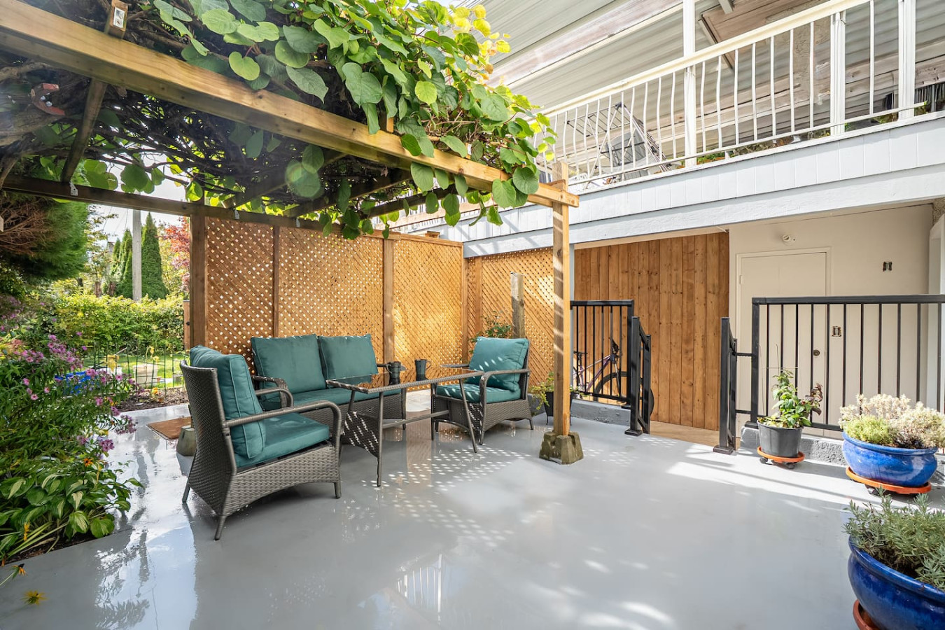 Stylish Garden Suite | Private Entry 1bed1bath - Canada