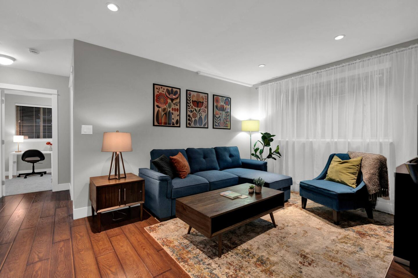 Kings Cottage 2br Suite – North Van - Canada