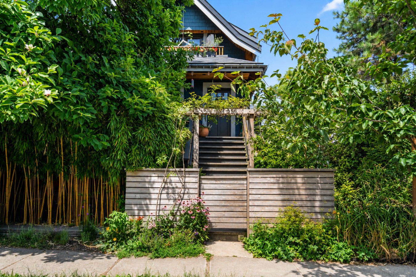 Fantastic Eastvan Ground Level Suite Near Downtown - カナダ