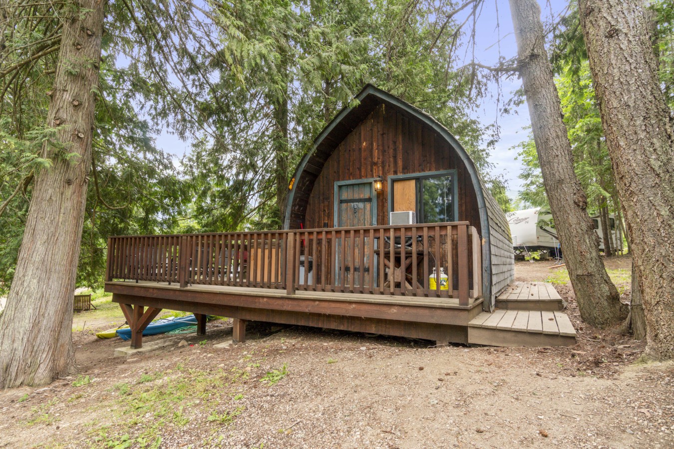 Cozy Cabin #2 W/hot Tub(sicamous) - Canada