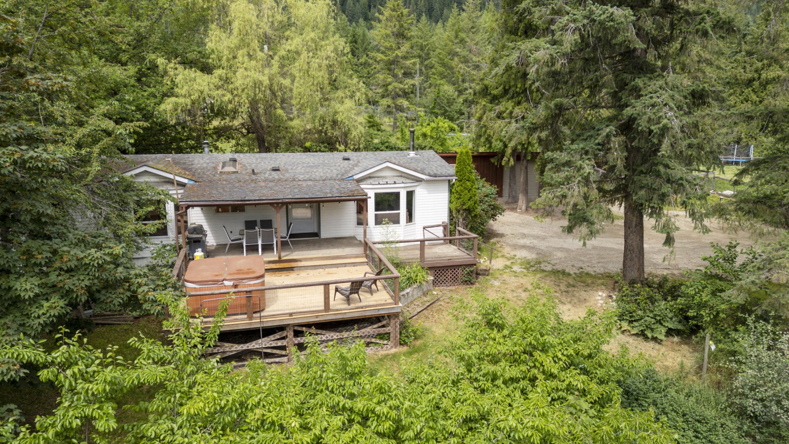 Sicamous Lakeview House | Hot Tub | Large Deck - Canada