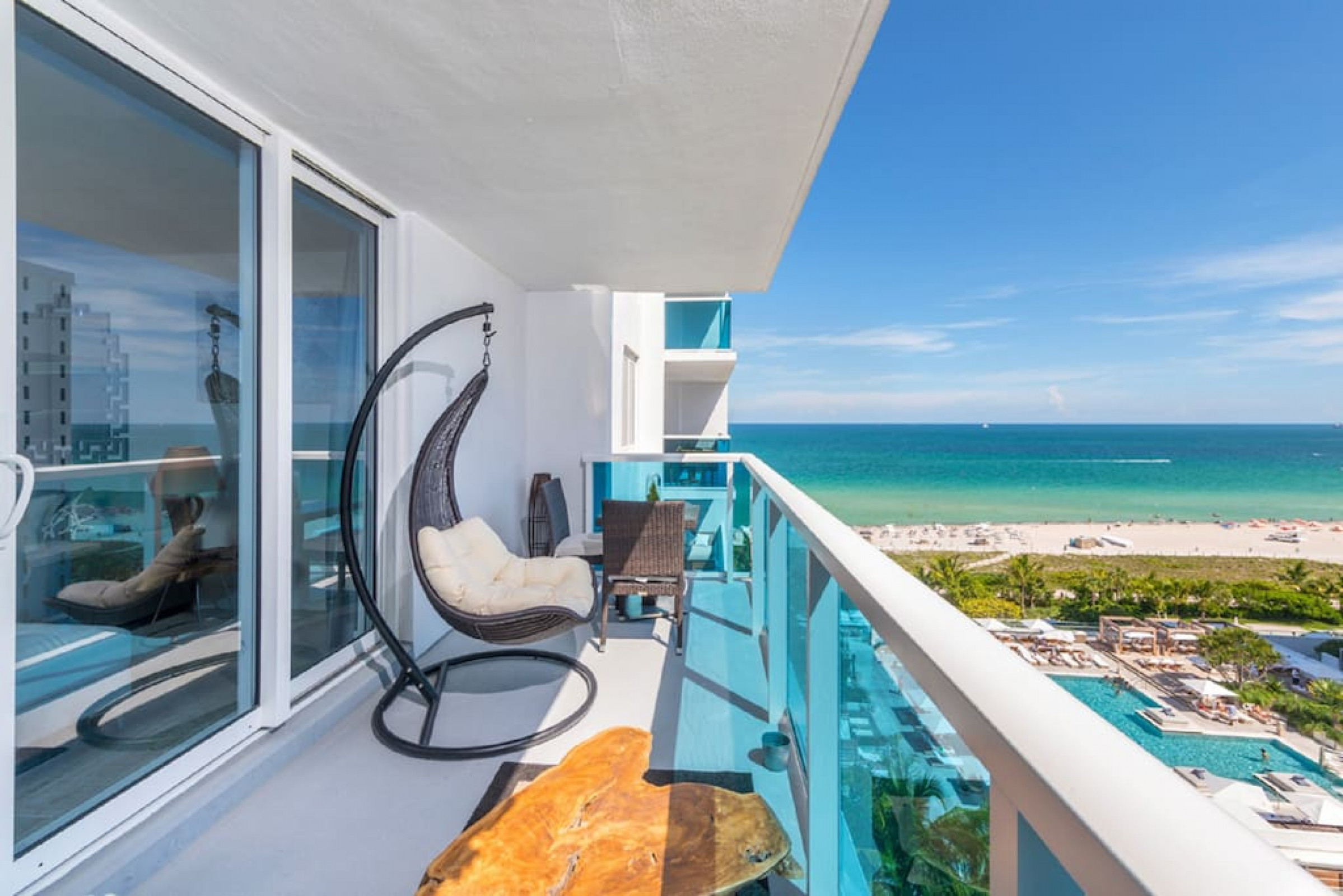 Elegant Ocean View Retreat With Rooftop Pools - Luxurious Beach Escape - The Bahamas