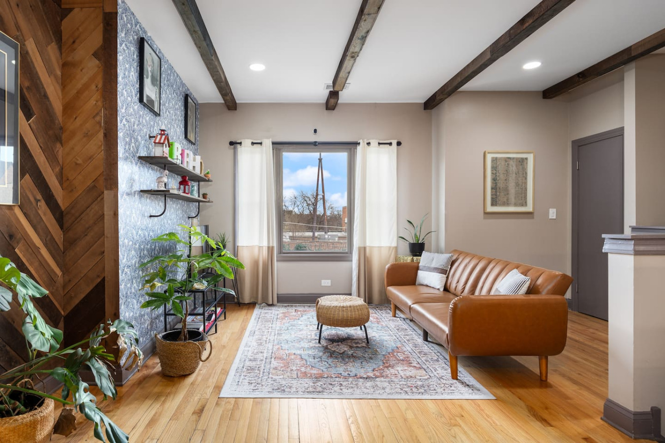 Cozy Vintage Style Suite With Shared Amenities - Charming Retreat - Chicago