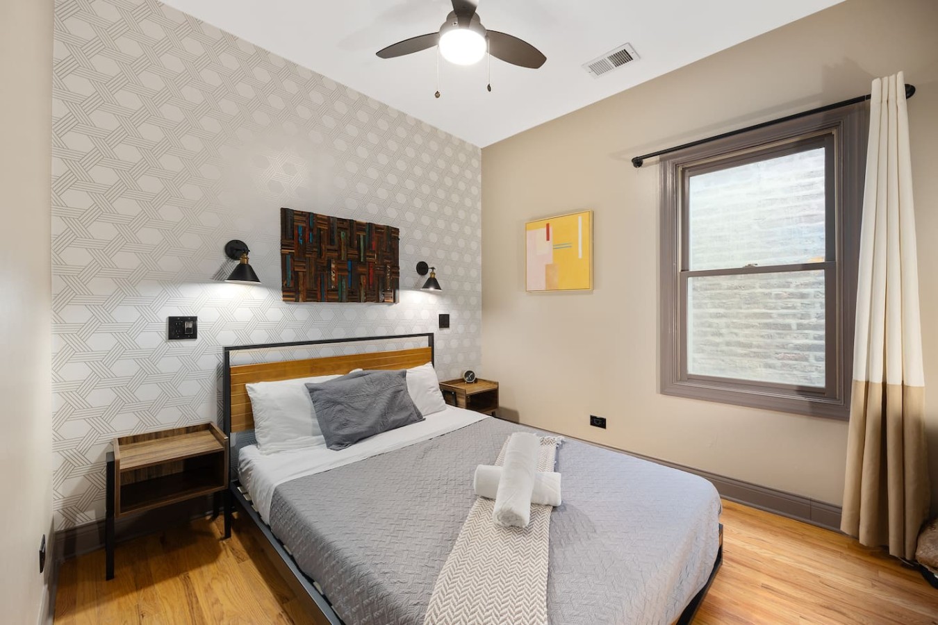 Dubois Guest House Room 302 - Chicago, IL