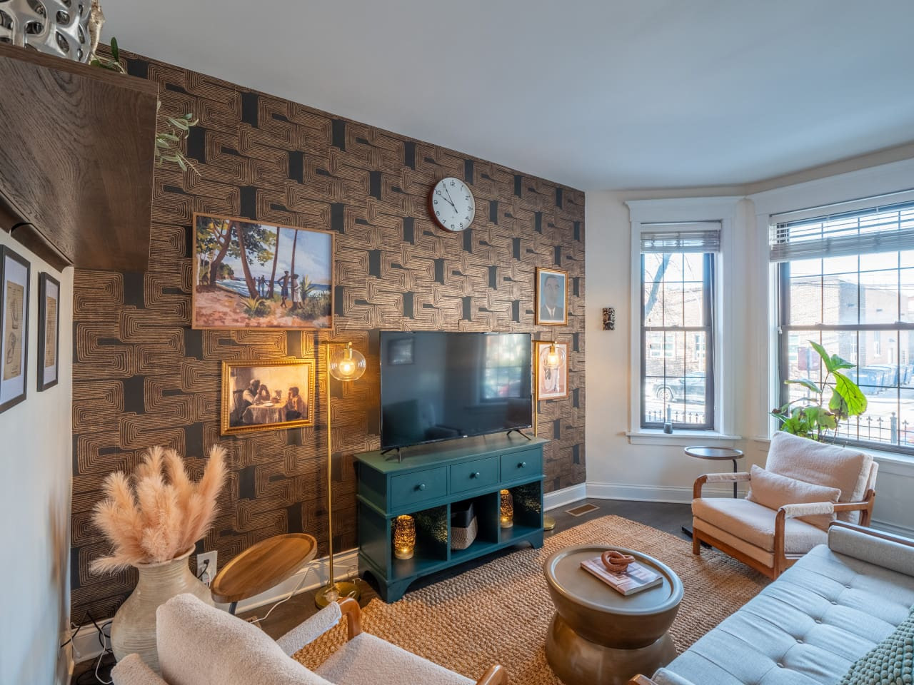 Magical Getaway With Large Back Deck - Charming Historic Retreat - Chicago, IL