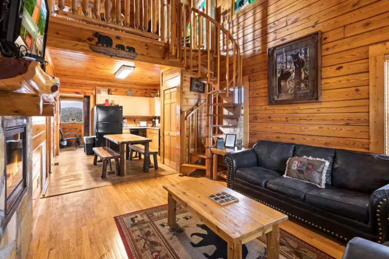 Spacious 3br Cabin With Hot Tub - Pigeon Forge, TN