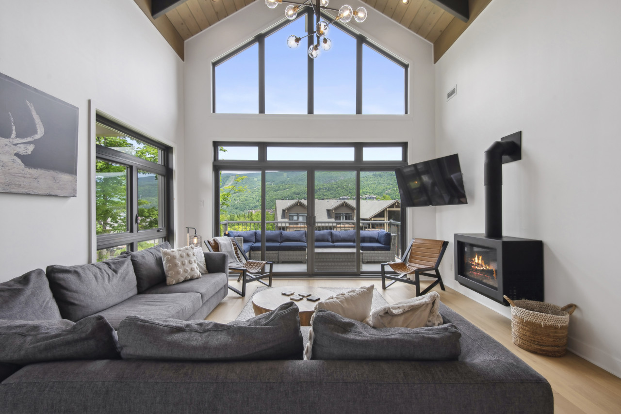Luxury Retreat With Hot Tub And Sprawling Terrace - Stunning Escape - Mont-Tremblant