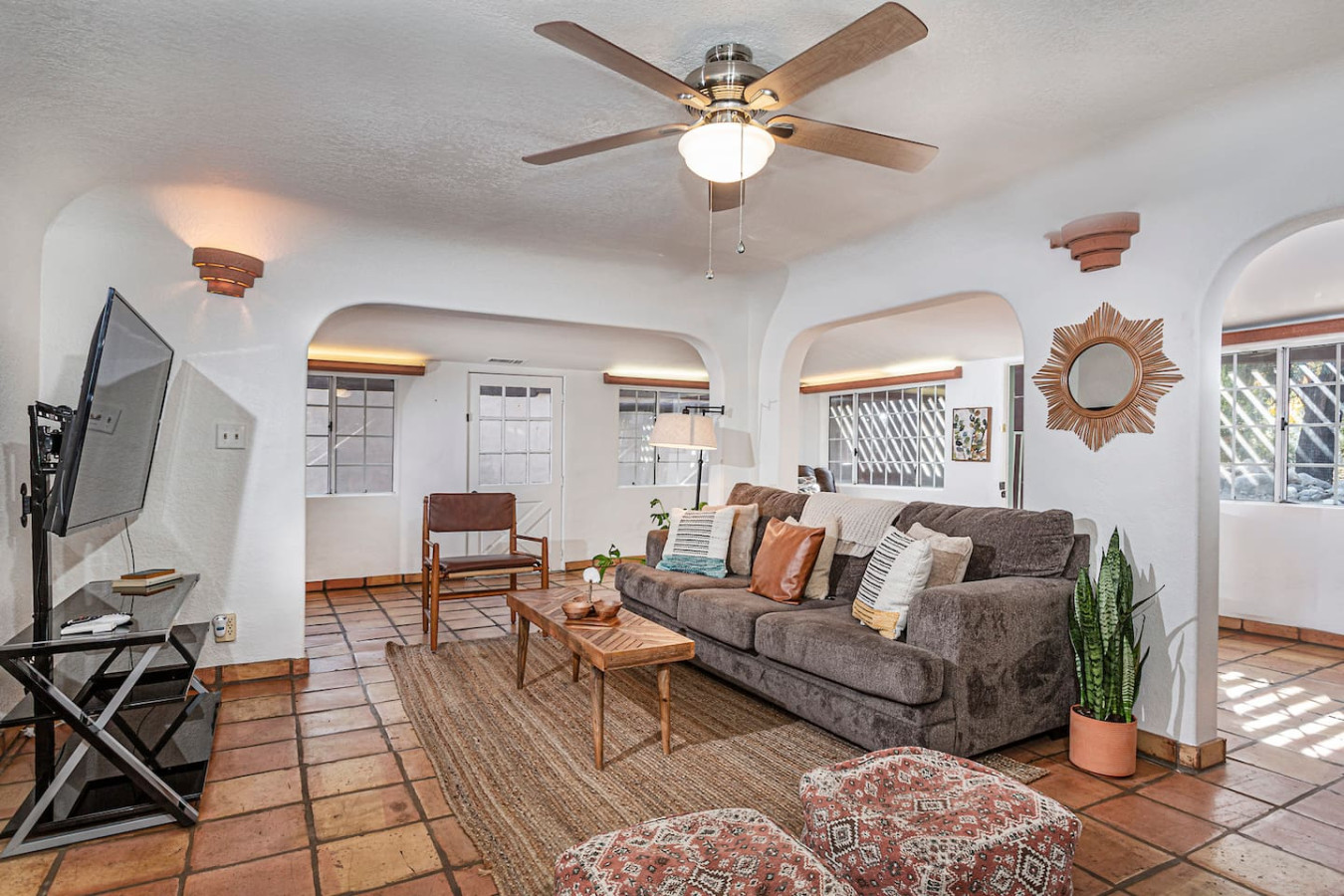 Sequoia Riverfront Main House With Beach Access! - California